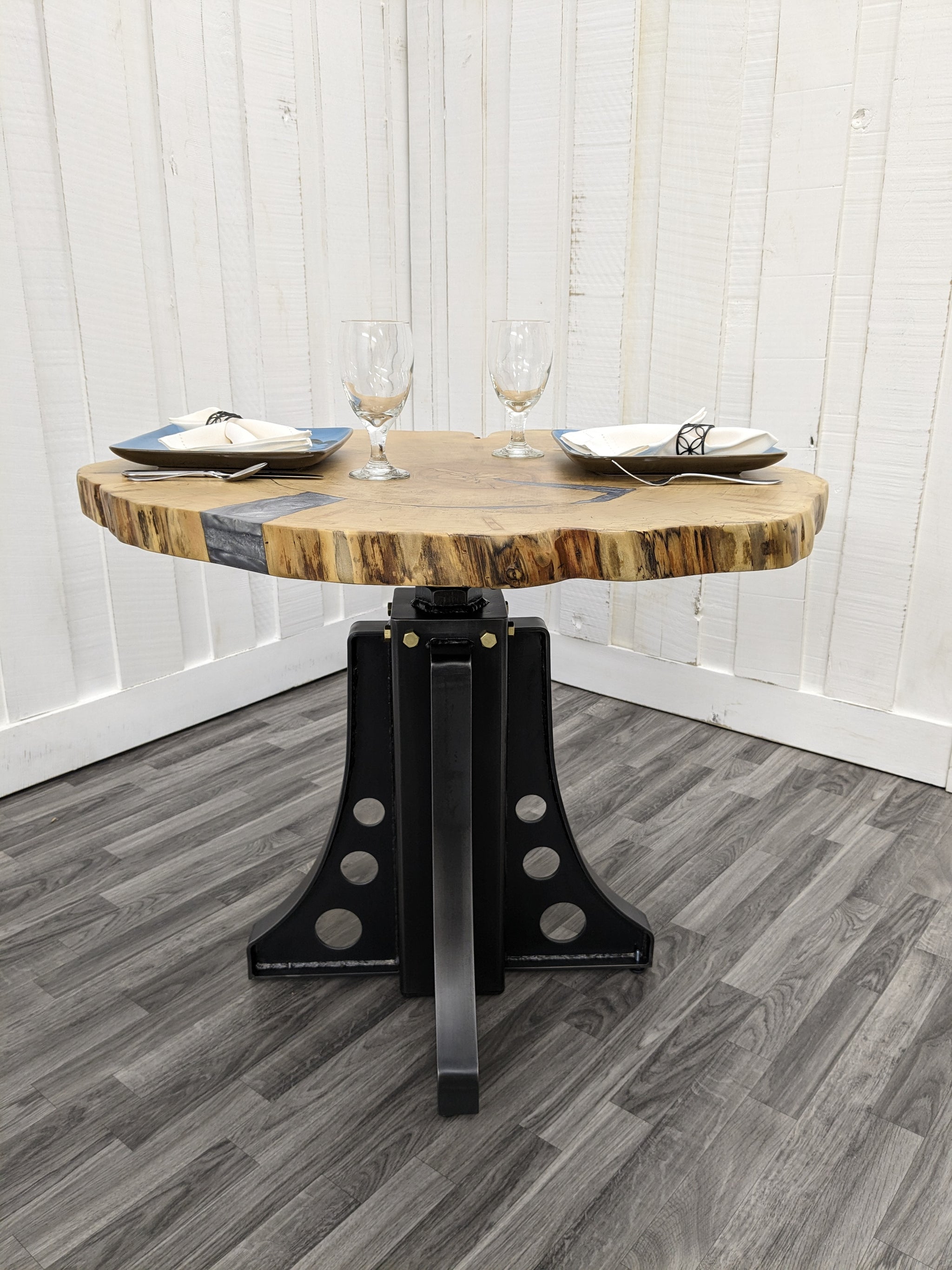 Great Lakes Adjustable Height Dining-Pub Table – Gable Valley Wrought Iron